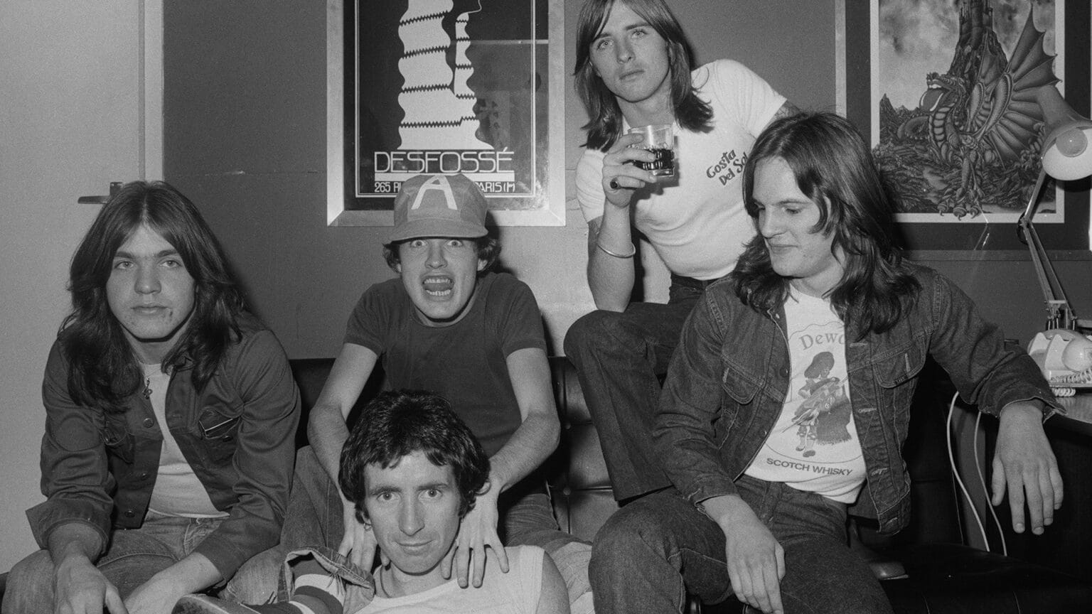 A História do AC/DC: Do Surgimento ao Retorno Triunfal